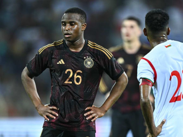 Youssoufa Moukoko Catatkan Sejarah Saat Debut di Laga Jerman vs Oman ...
