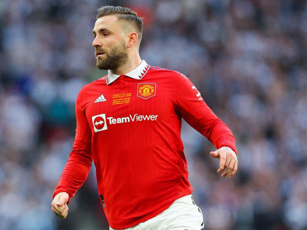 Luke Shaw Bahagia Bantu Manchester United Paceklik Trofi | Liga Olahraga