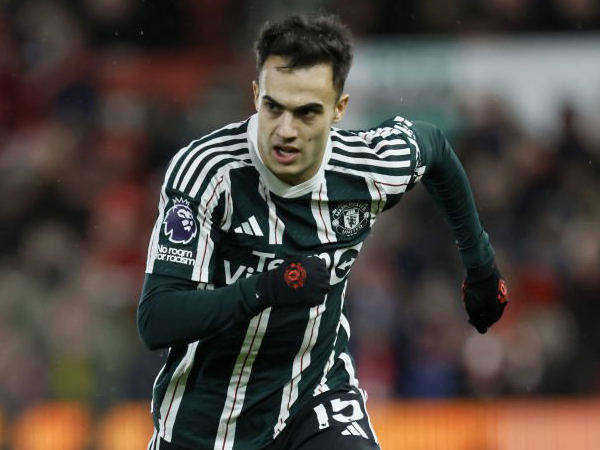 Resmi! Man United Pulangkan Sergio Reguilon ke Tottenham Hotspur | Liga ...