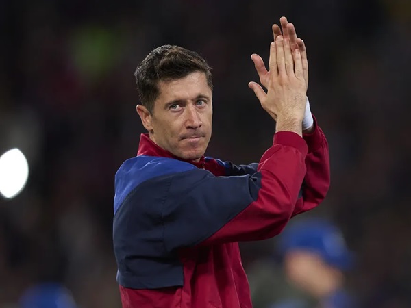 Robert Lewandowski Bela Kemenangan Messi di Ballon d’Or 2021 | Liga ...