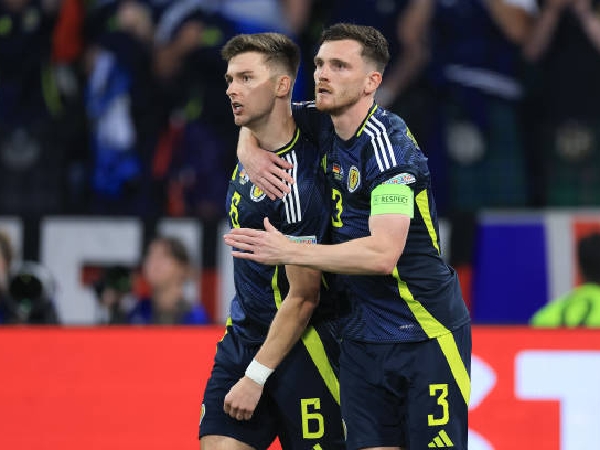 Gary Neville Kritik Aksi Kieran Tierney saat Skotlandia Dibantai Jerman ...