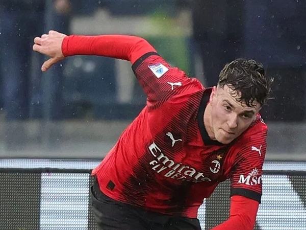 Tampil Memuaskan, Milan Akhirnya Permanenkan Alex Jimenez | Liga Olahraga