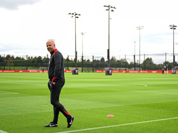 Arne Slot dan Ruben Peeters Punya Cara Atasi Masalah Cedera Liverpool ...