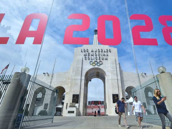 Momen-Momen Penting Dalam Sejarah Los Angeles Memorial Coliseum | Liga ...