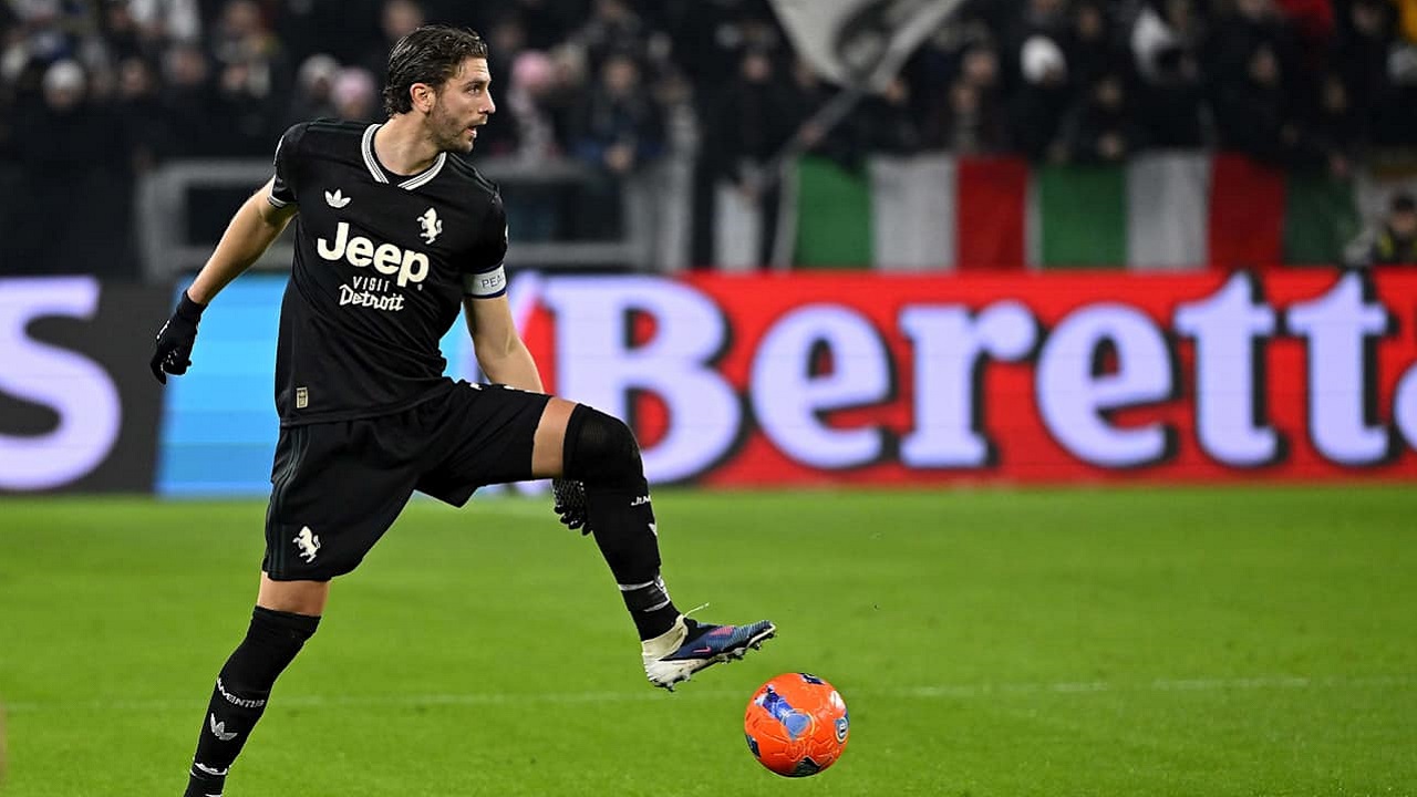 Manuel Locatelli Diserang, Luciano Spalletti Pasang Badan | Liga Olahraga