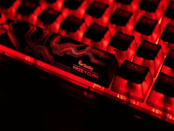 FaZe Clan dan Ducky Kolaborasi Rilis Keyboard FaZe Edisi Terbatas ...