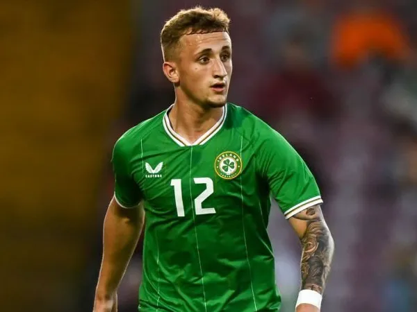 Sam Curtis, Sosok Wonderkid yang Bakal Bikin MU dan Liverpool Saling ...