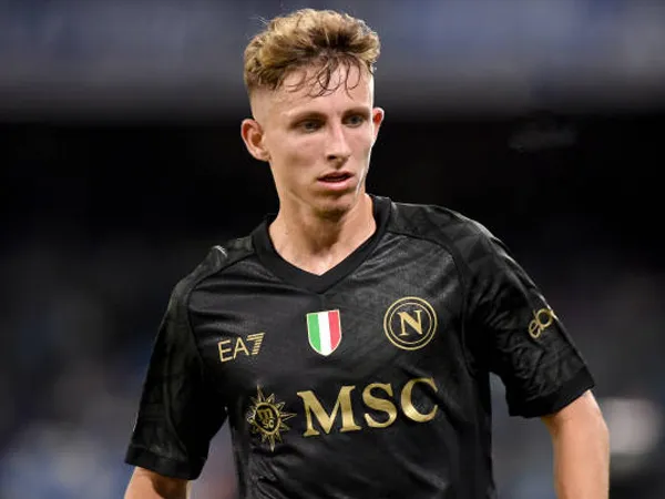 Napoli Yakin Proses Transfer Jesper Lindstrom Akan Segera Selesai ...