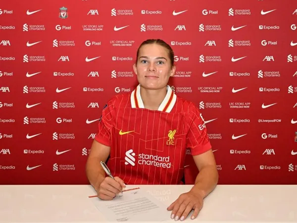 Lucy Parry Resmi Perpanjang Kontrak dengan Liverpool FC Women | Liga ...