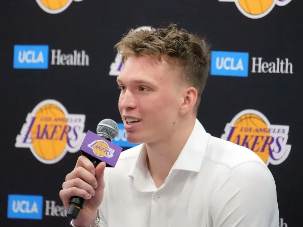 Jelang Musim Perdana di NBA, Dalton Knecht Tingkatkan Massa Otot | Liga ...