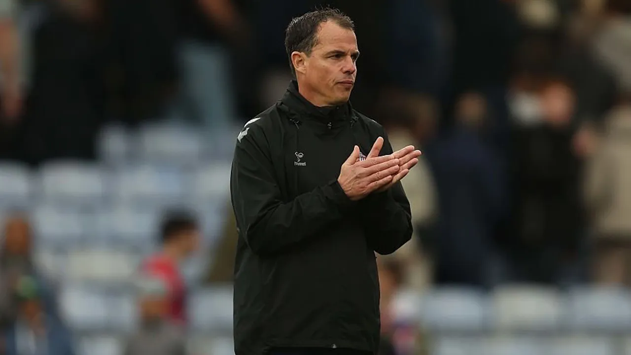 Regis Le Bris Puji Performa Sunderland Usai Kalahkan Nottingham Forest ...