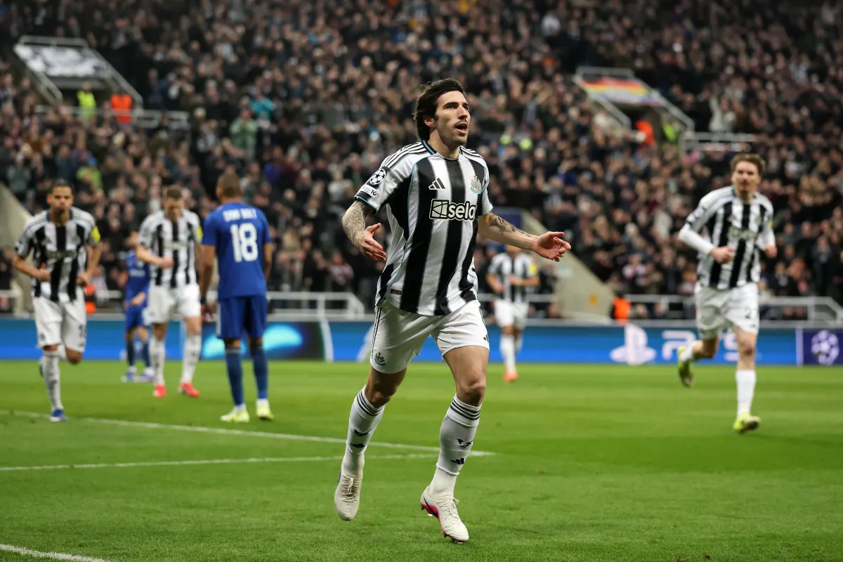 Man United Mundur, Arsenal Siap Gaet Tonali di Bursa Transfer | Liga ...